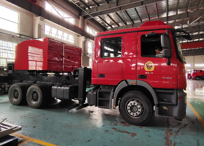 Mercedes-Ben Chassis camion dei vigili del fuoco di scala aerea ...